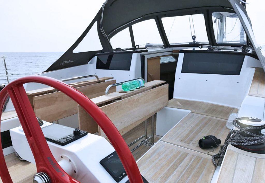 Prueba 200 millas a bordo del Elan GT5. Rápido y confortable