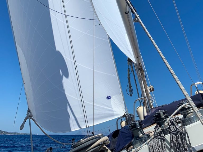 5 buenas razones para tener velas rápidas en un crucero