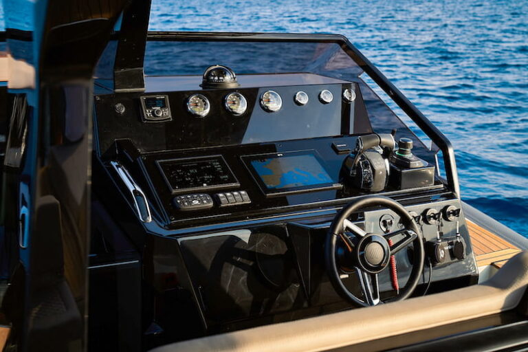 Scanner Envy 1400: con los fuerabordas vuelas a 50 nudos | Los Barcos