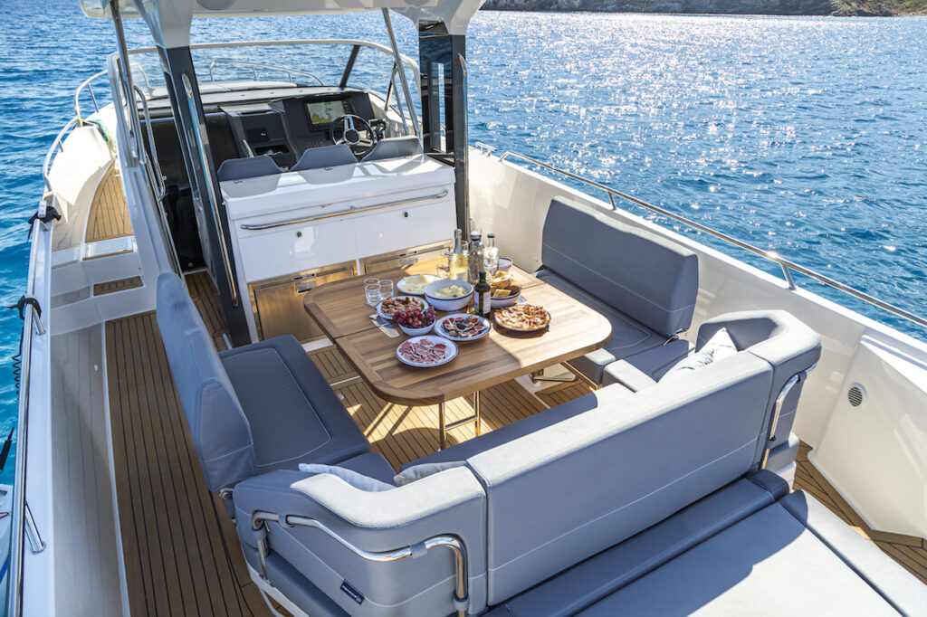 Nimbus T11, el paseo que satisface a todos. La prueba | Los Barcos