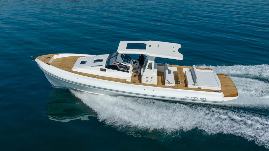 Scanner Envy 1200 TT Inboard, la prueba: navegar sobre la seda